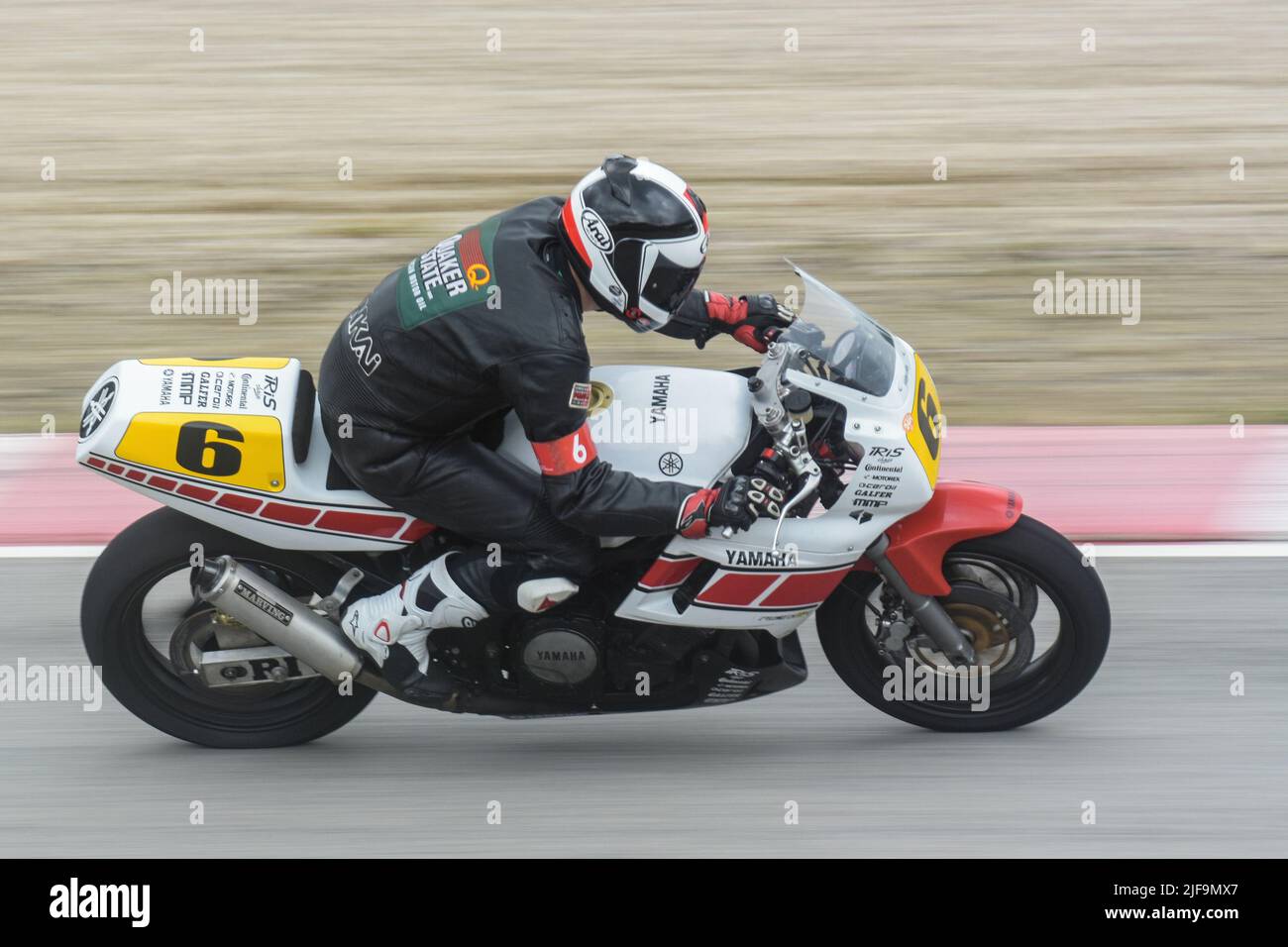 Fast racing motor bike in the track. Yamaha classic Stock Photo - Alamy