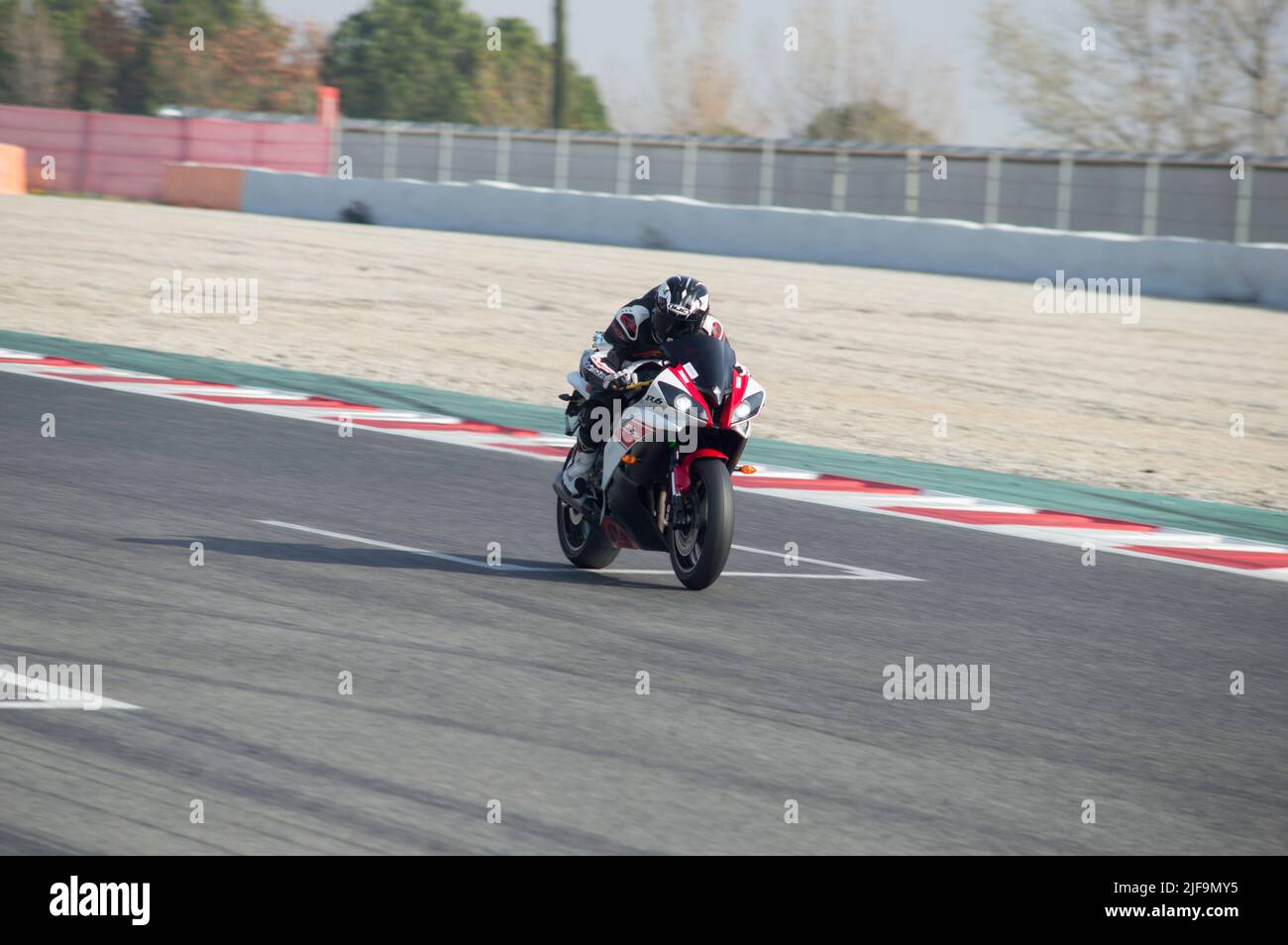 Modern fast sport motor bike in the track. Yamaha R6 Stock Photo - Alamy