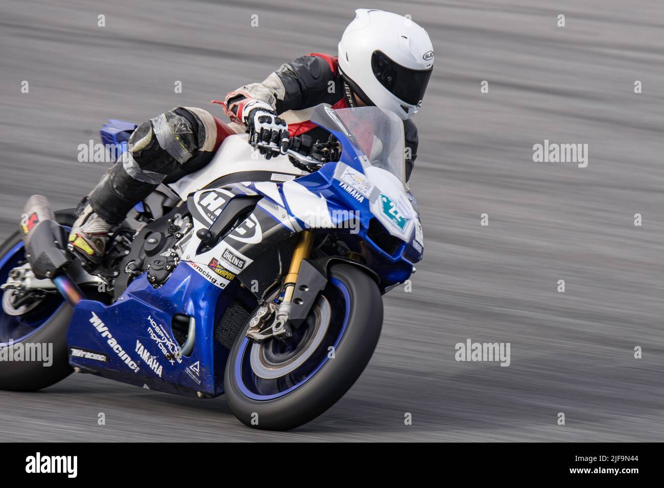 Fast racing motor bike in the track. Yamaha classic Stock Photo - Alamy