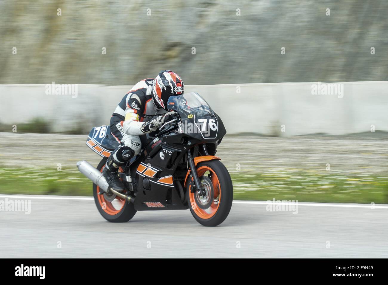 Fast racing motor bike in the track. Yamaha classic Stock Photo - Alamy