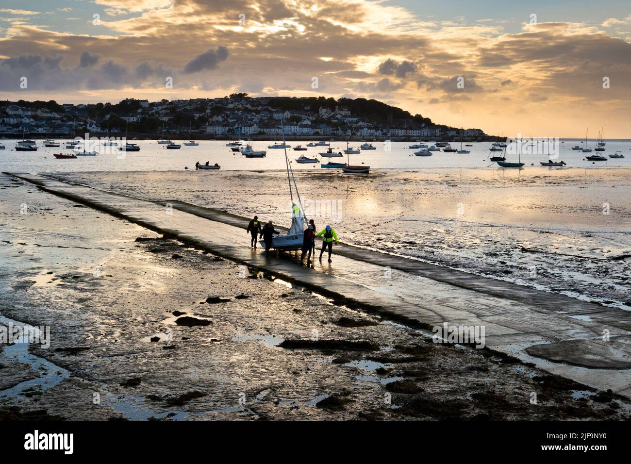 North devon yacht club hi-res stock photography and images - Alamy