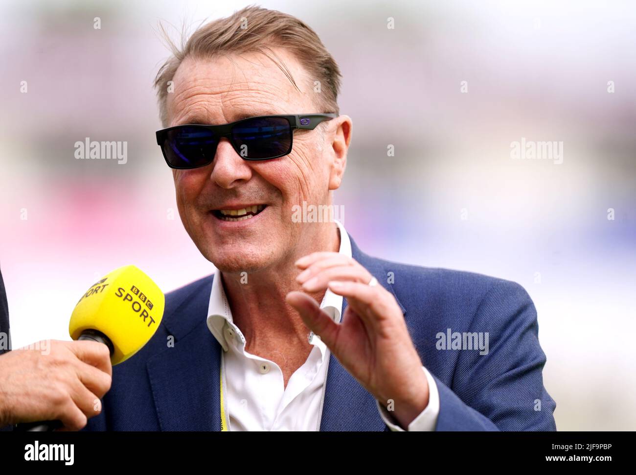 Phil tufnell cricket player hi-res stock photography and images - Alamy