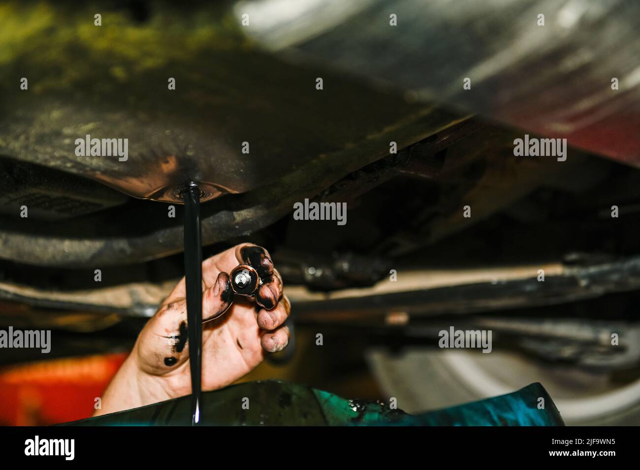 Engine change hi-res stock photography and images - Alamy
