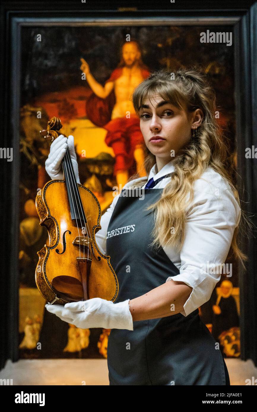 Future violin models hi-res stock photography and images - Alamy