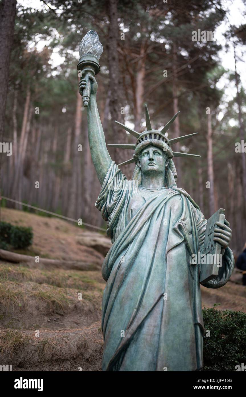 Scale model of the statue of liberty hi-res stock photography and ...