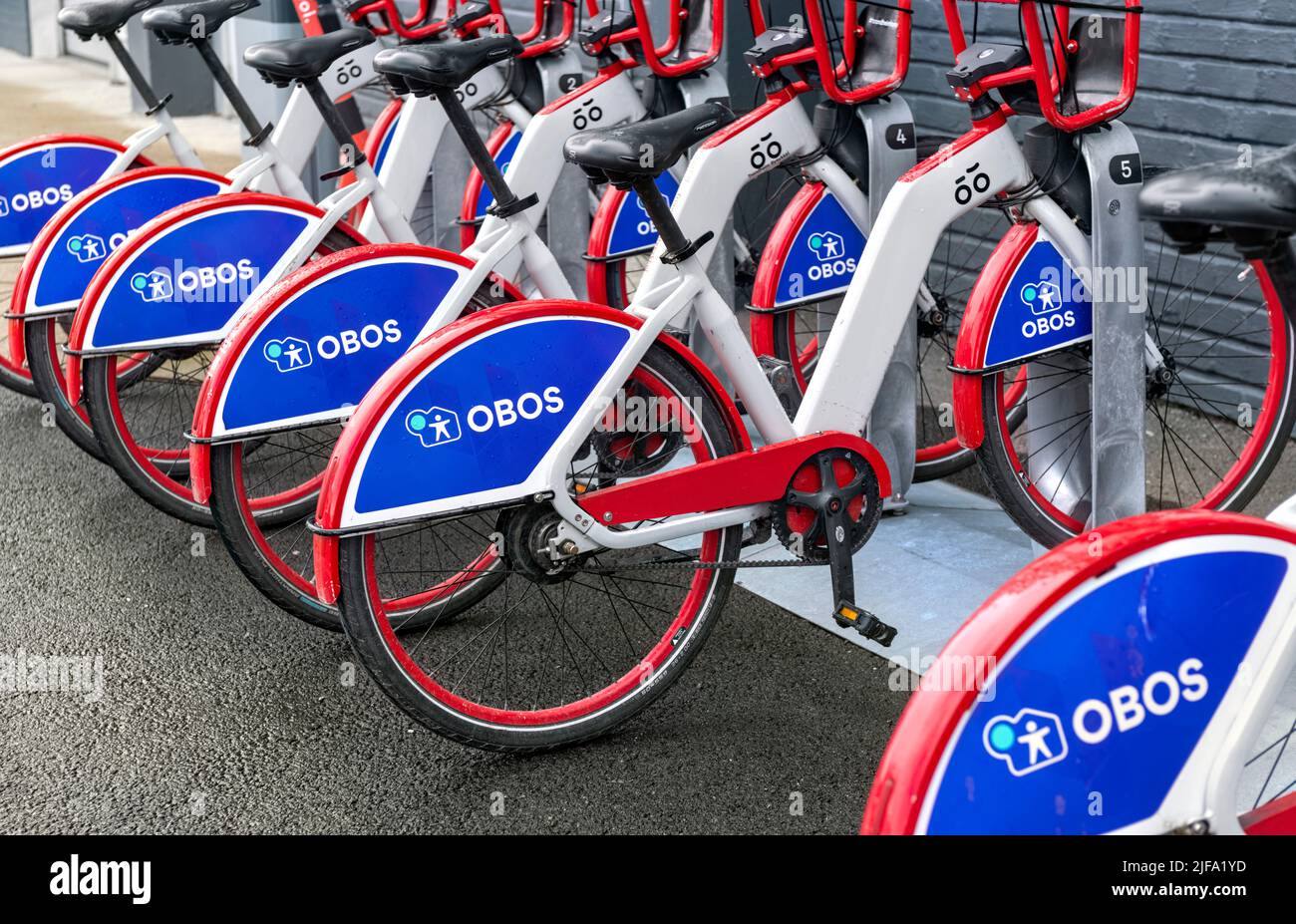 Cycles to rent hi-res stock photography and images - Alamy