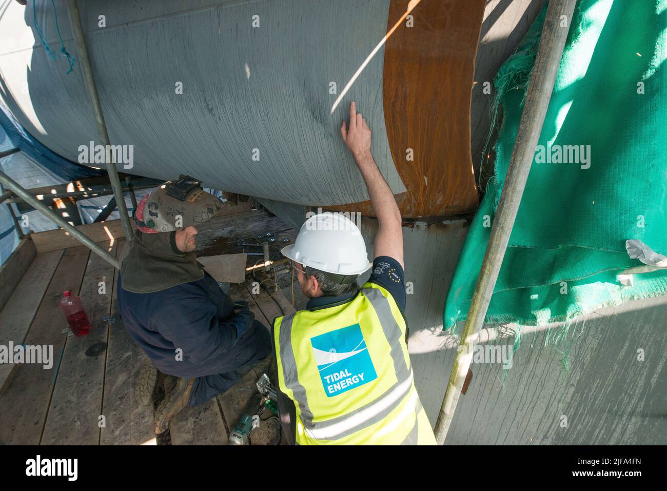 Fabrication of Deltastream tidal energy device at Pembroke Dock 2014 ...