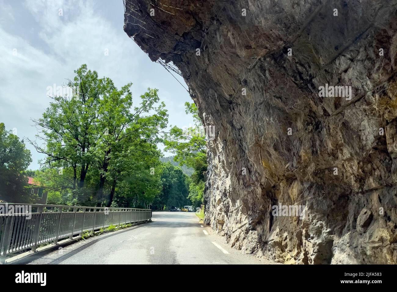 Protection against falling rocks hi-res stock photography and images ... Protection against falling rocks hi-res stock photography and images ...