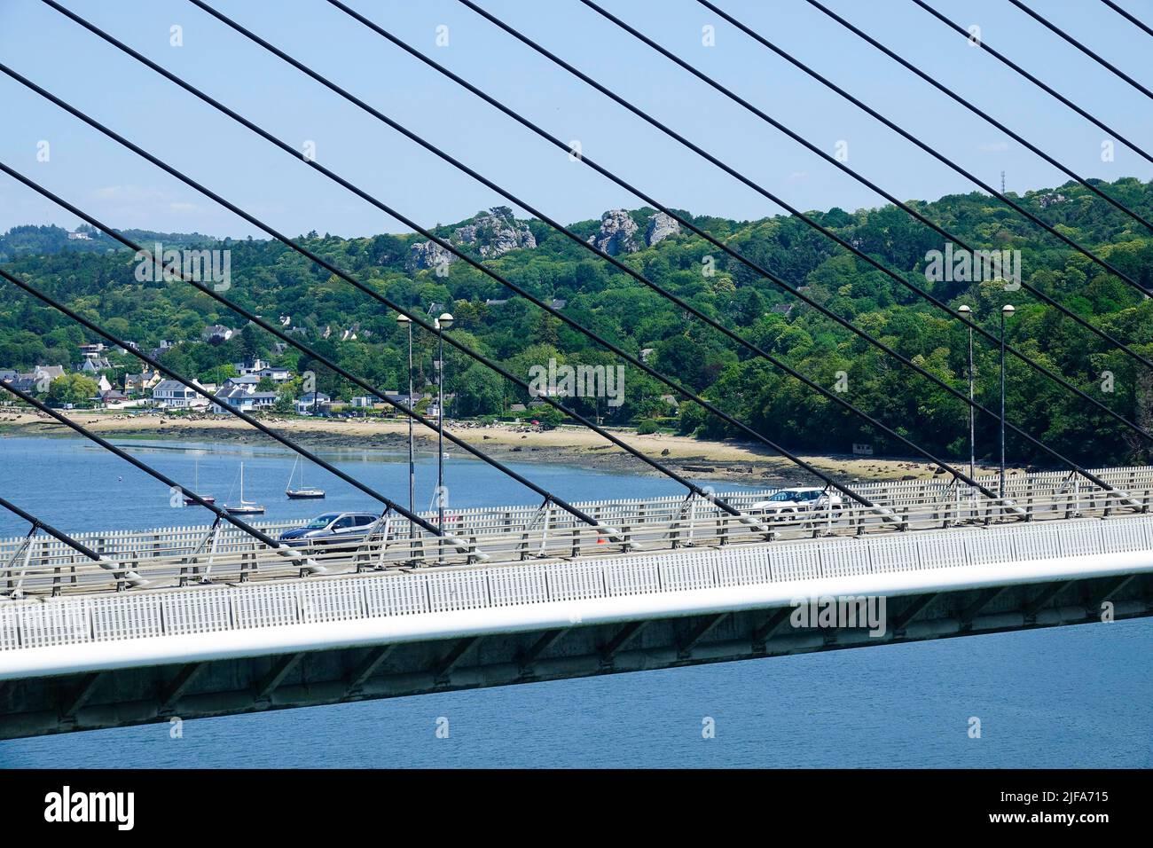 View from the Pont Albert-Louppe to the Pont de l'Iroise N165 bridge ...