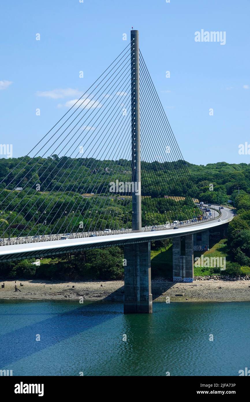 View from the Pont Albert-Louppe to the Pont de l'Iroise N165 bridge ...