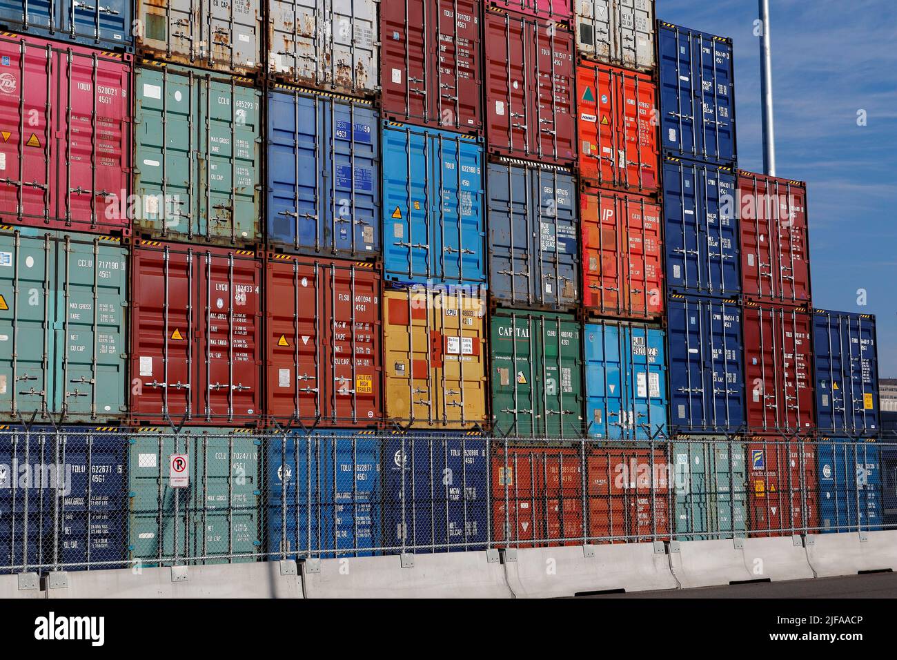 Container pile harbour hi-res stock photography and images - Alamy