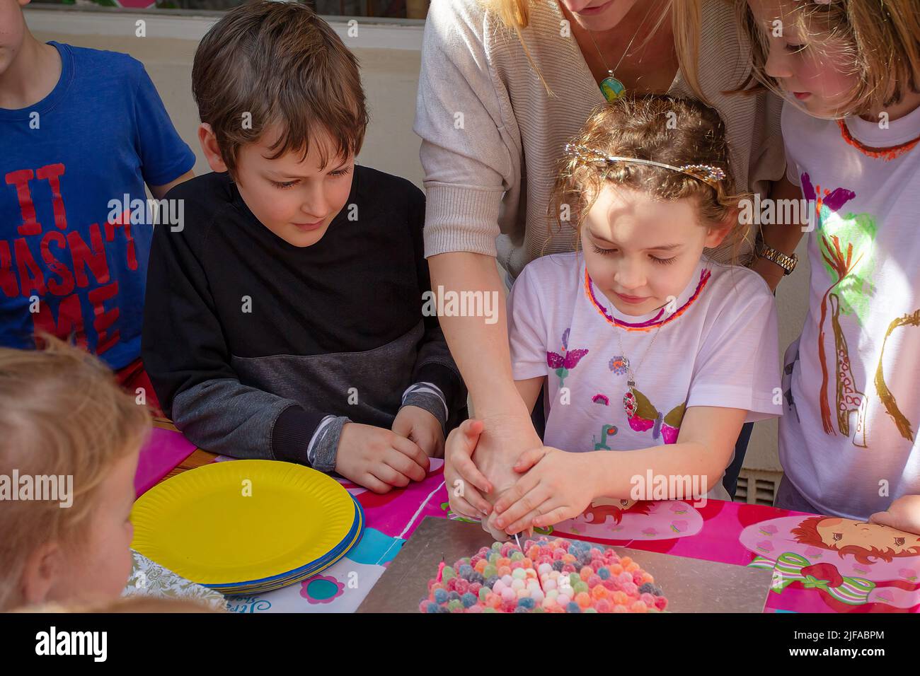 Kids birthday party hi-res stock photography and images - Alamy