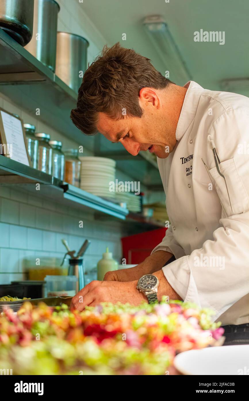 Chef hombre hi-res stock photography and images - Alamy