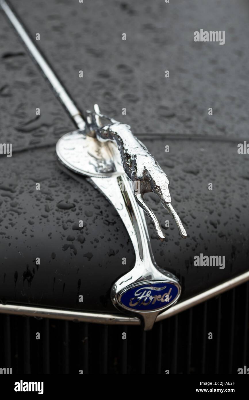 Mascot radiator ford hi-res stock photography and images - Alamy