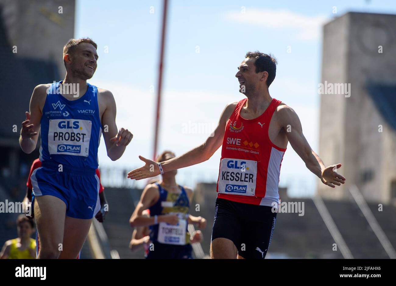Finish left to right jubilation PROBST Marius (TV Wattenscheid / 2nd ...