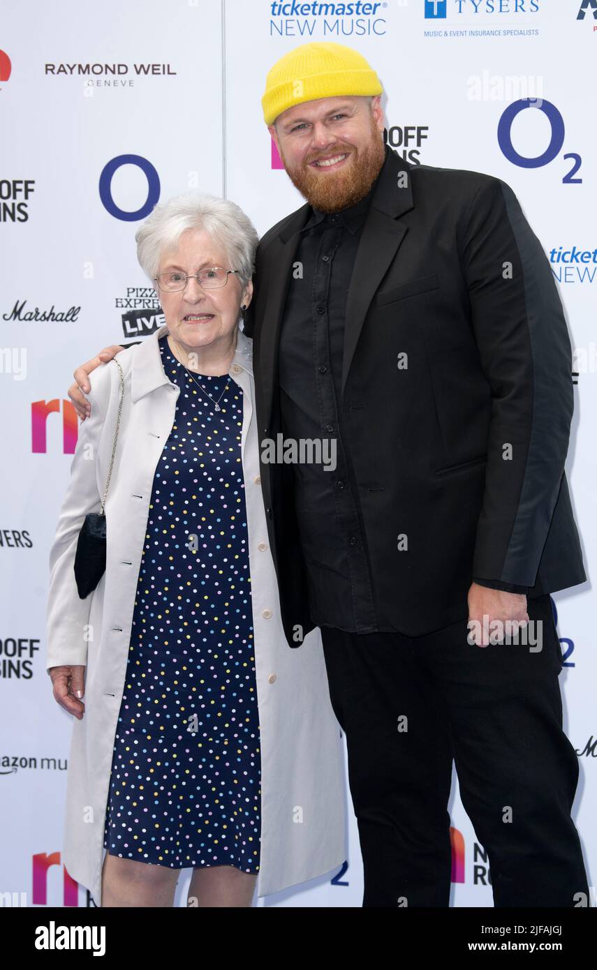 Tom walker 2022 hi-res stock photography and images - Alamy