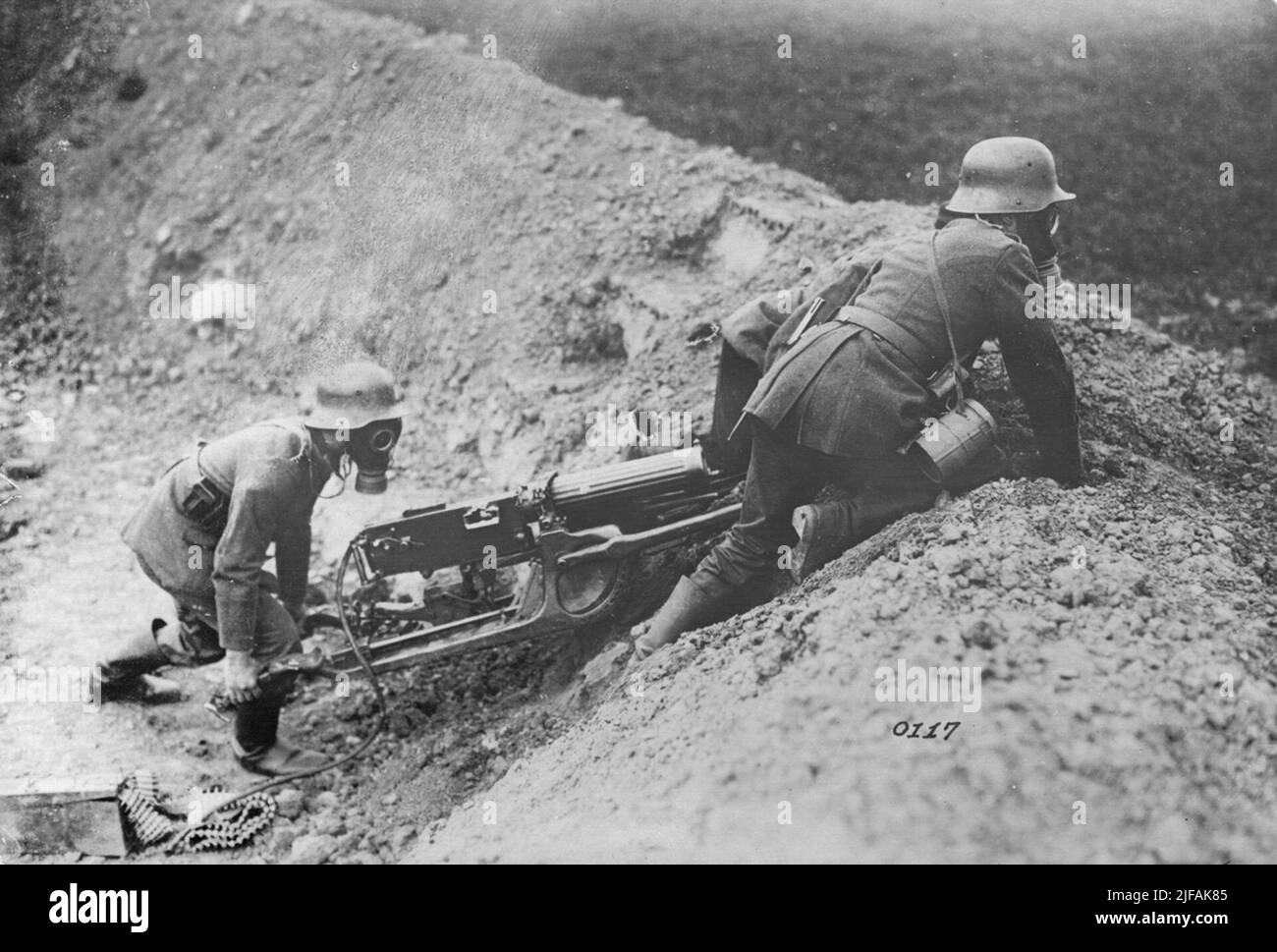 First World War: With gas mask equipped German bullet soldiers, the ...