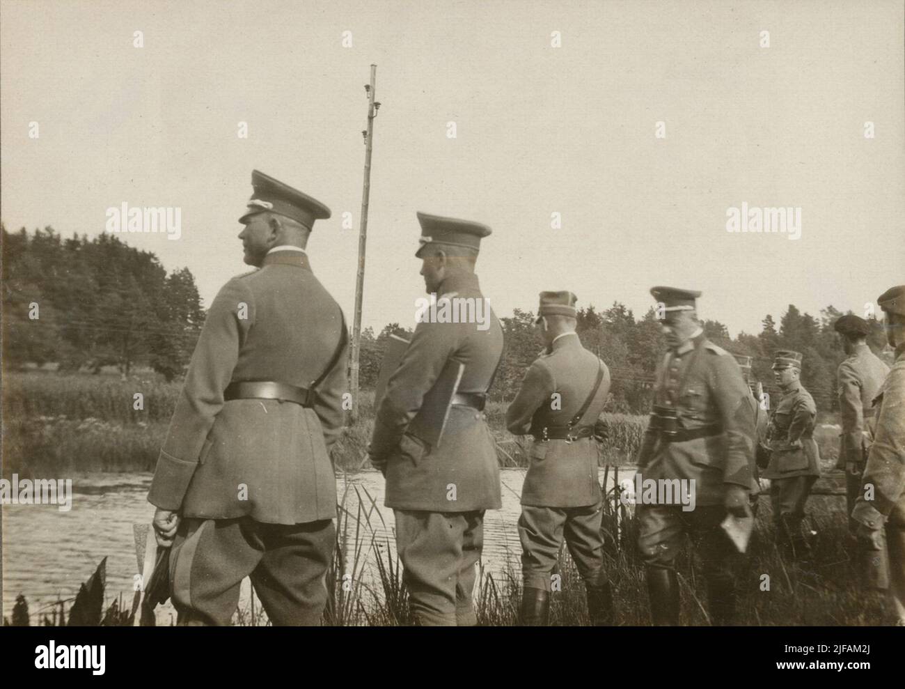 German officers visit the tanks at Göta Livgarde's tank battalion Stock ...