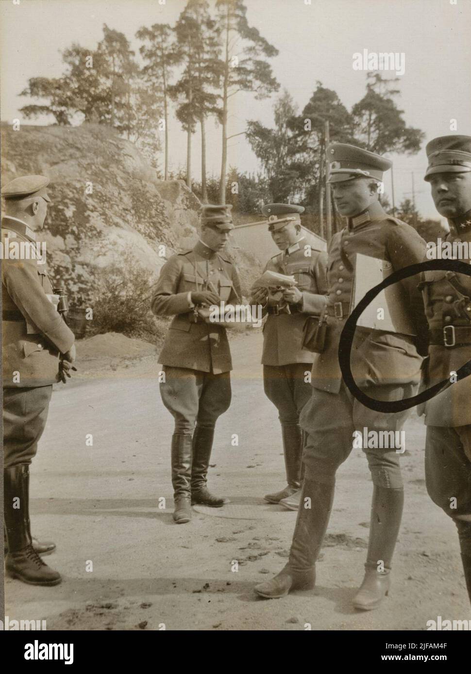 German officers visit the tanks at Göta Livgarde's tank battalion. They ...