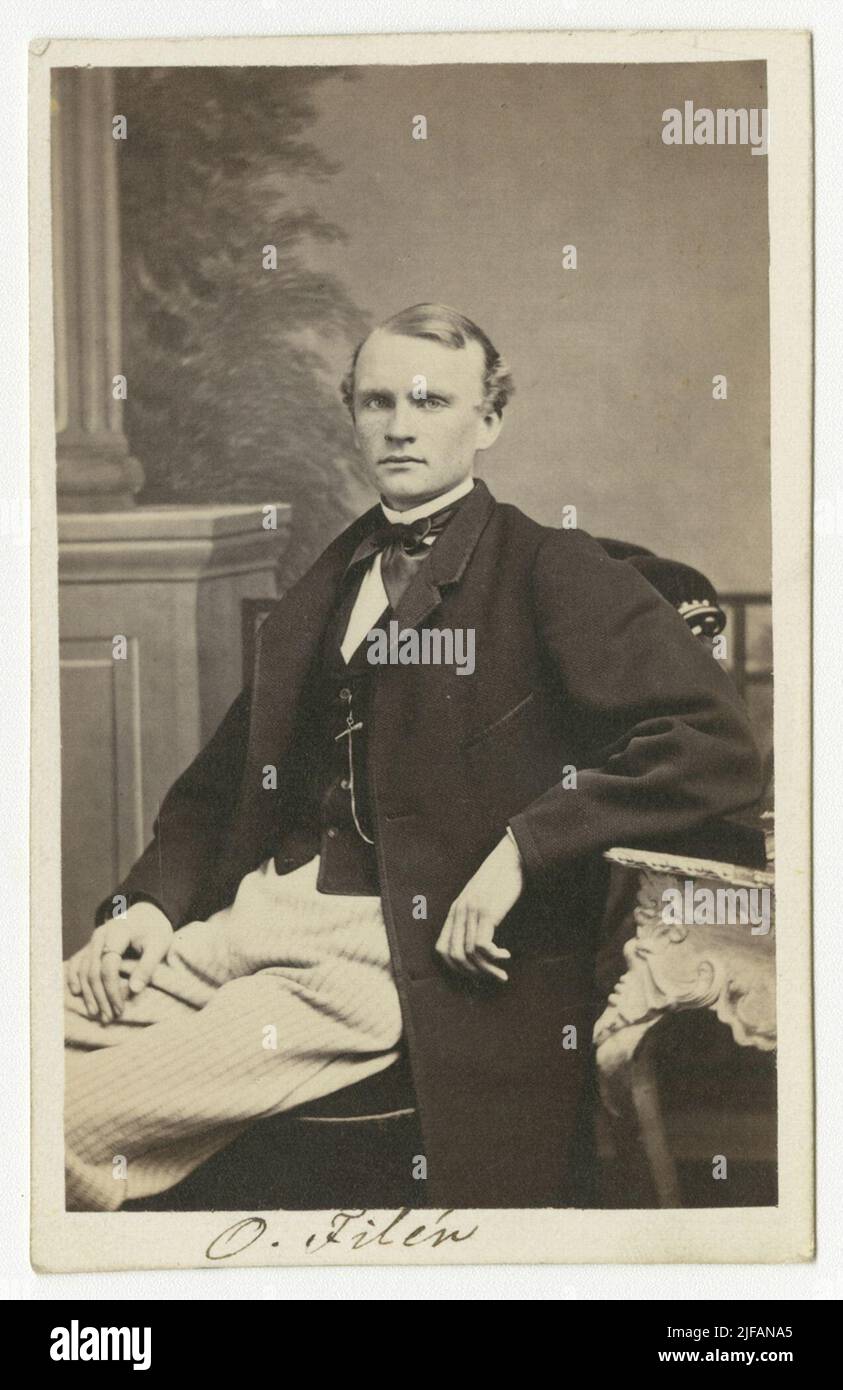 Portrait of Carl Oscar Filén, officer at the Road and Water Building ...