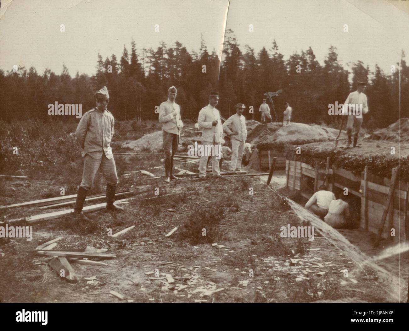 Fortification work with soldiers from position artillery regiment A 9 ...
