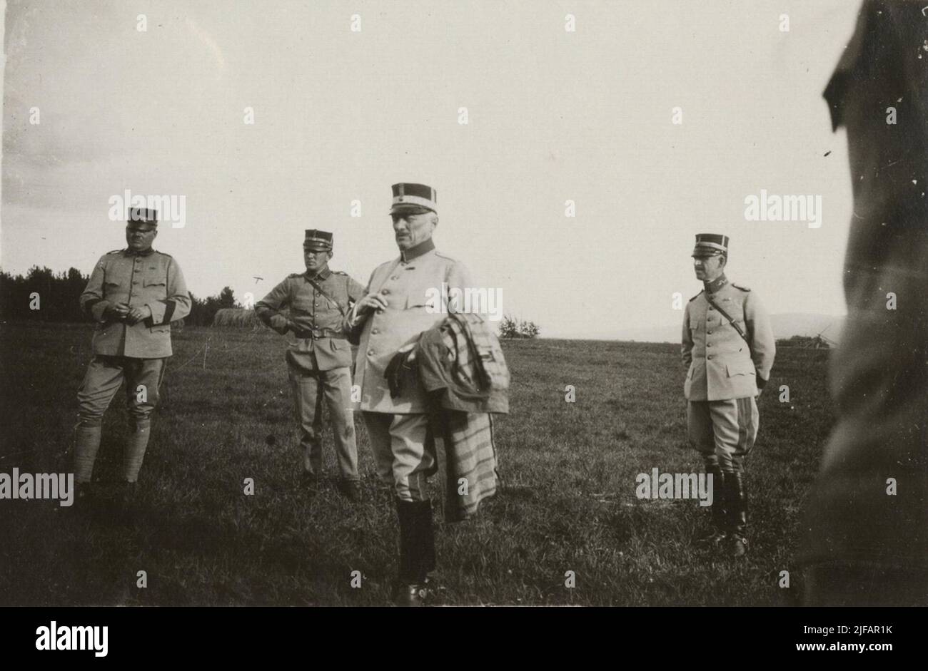 Soldiers on exercise fields Stock Photo - Alamy