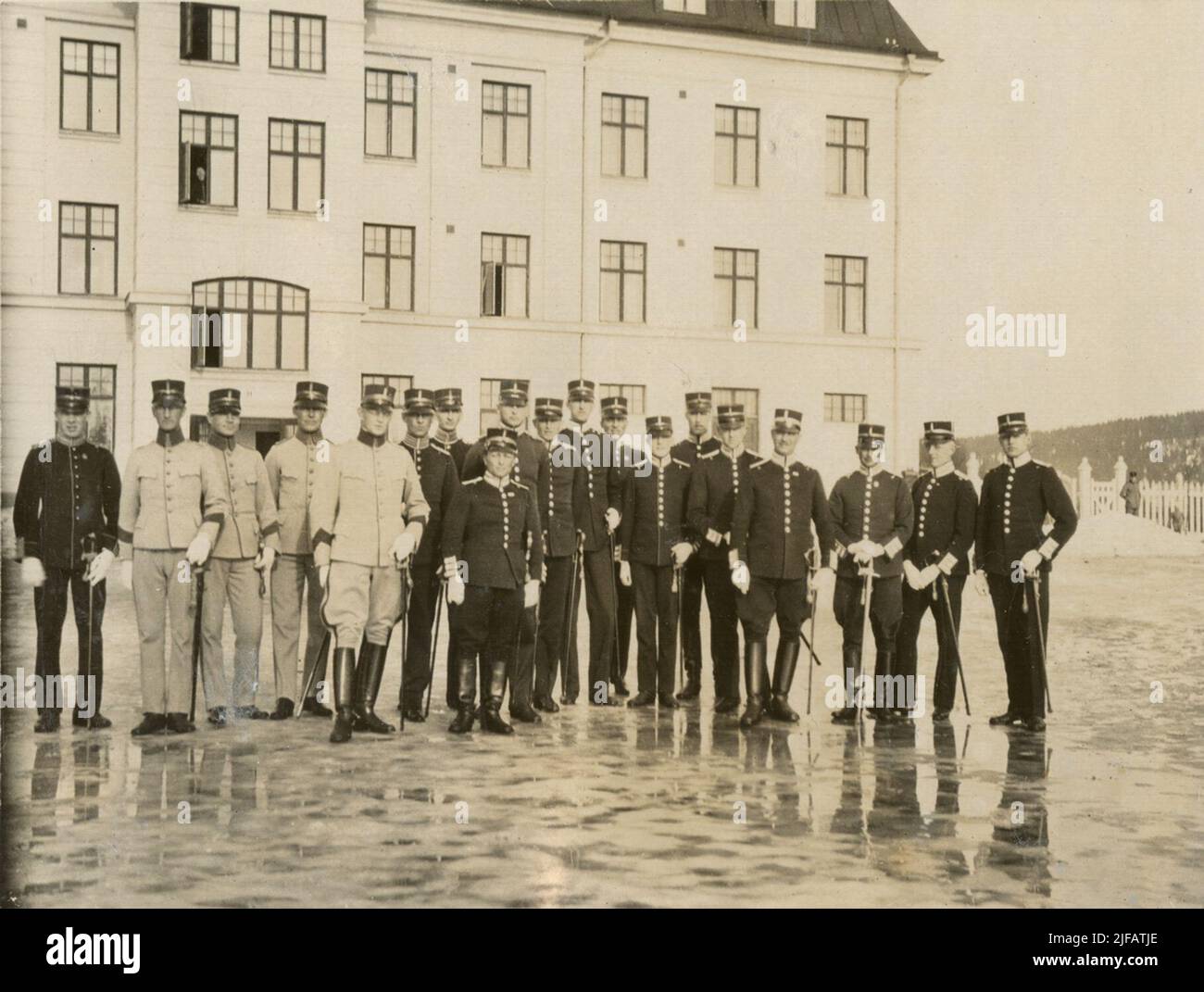 Group picture with soldiers in barracks environment Stock Photo - Alamy