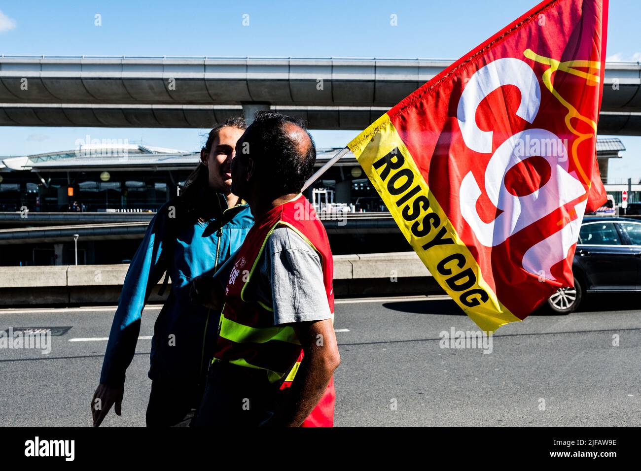 Roissy, France. 01st July, 2022. Airport employees gather outside a ...