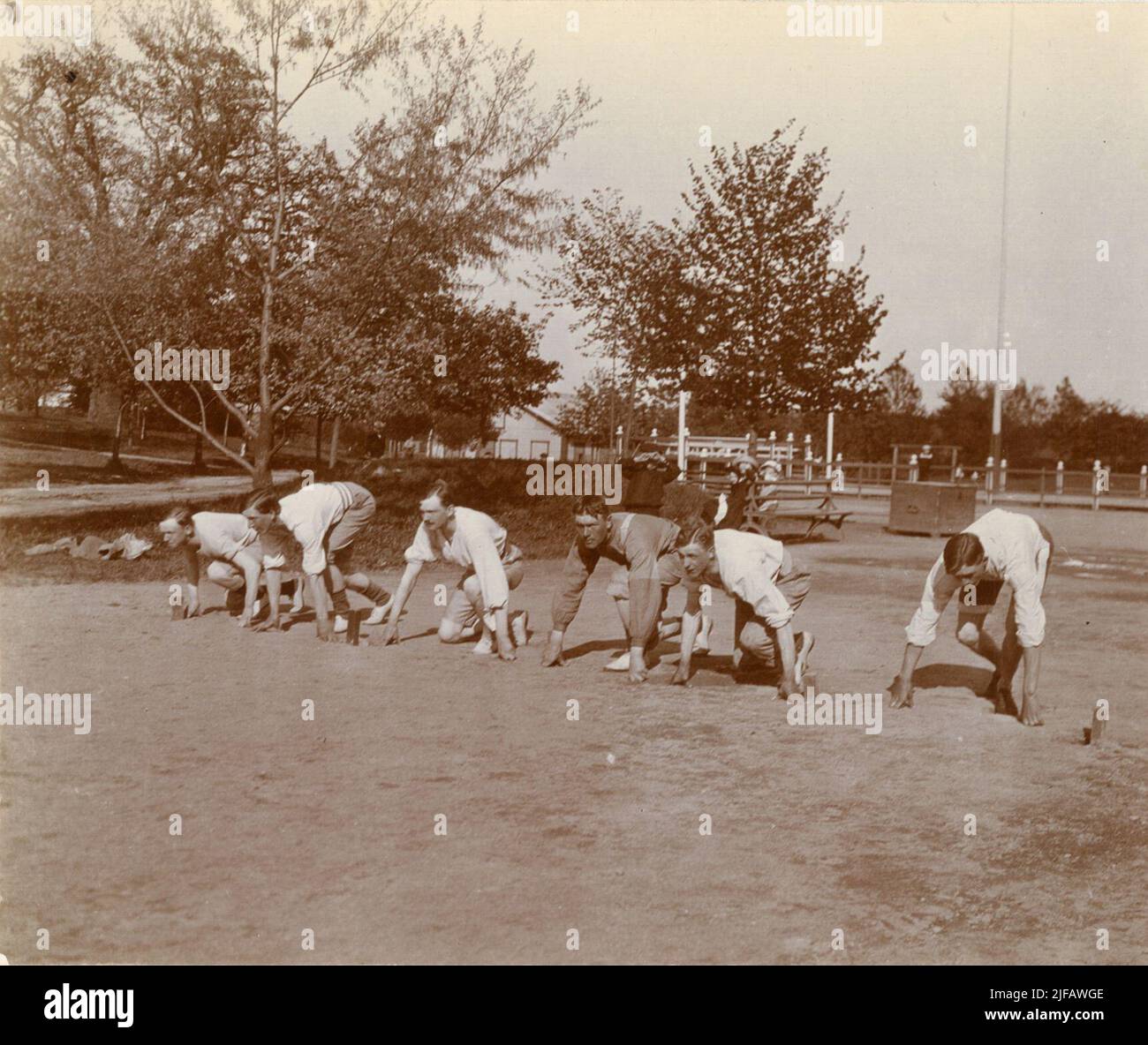 Running event start hi-res stock photography and images - Alamy