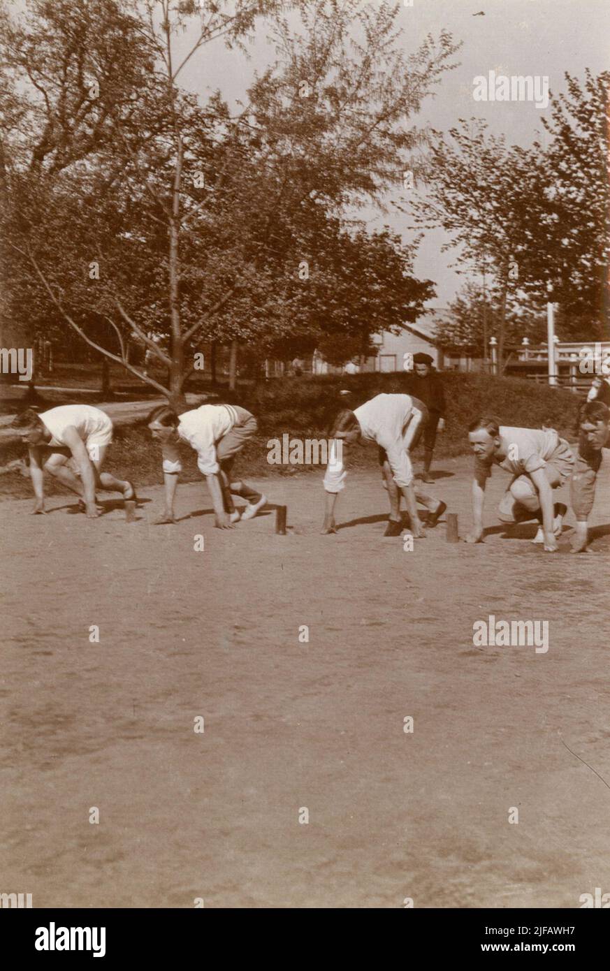 Starting shot for a running competition Stock Photo - Alamy