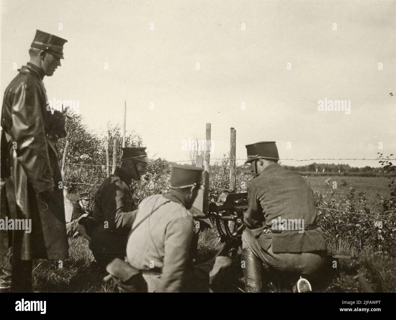 Soldiers and officers from the Life Regiment's Husars K 3 have practice ...