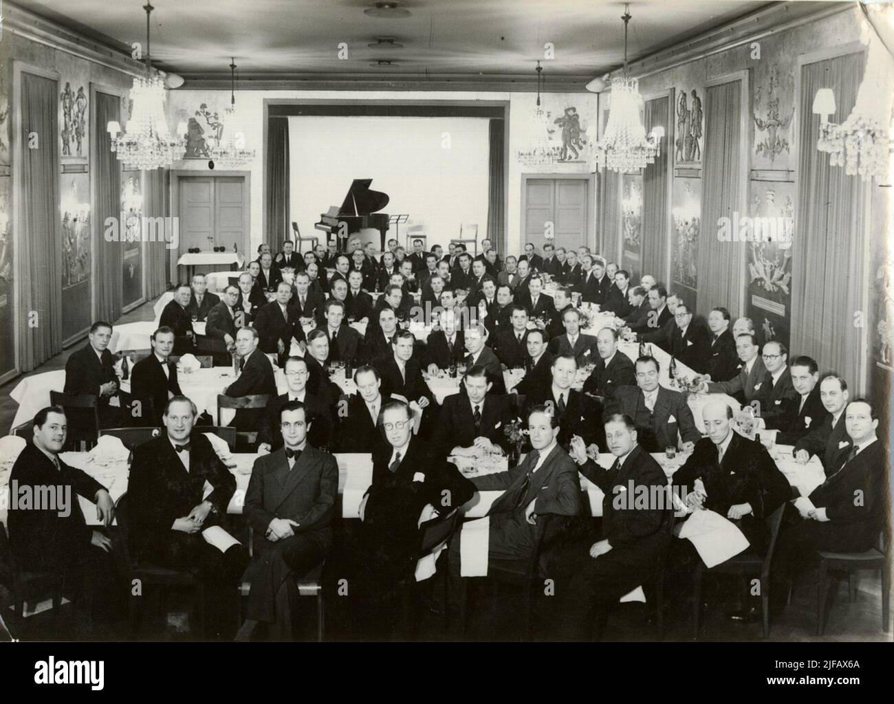 Unknown persons hi-res stock photography and images - Alamy