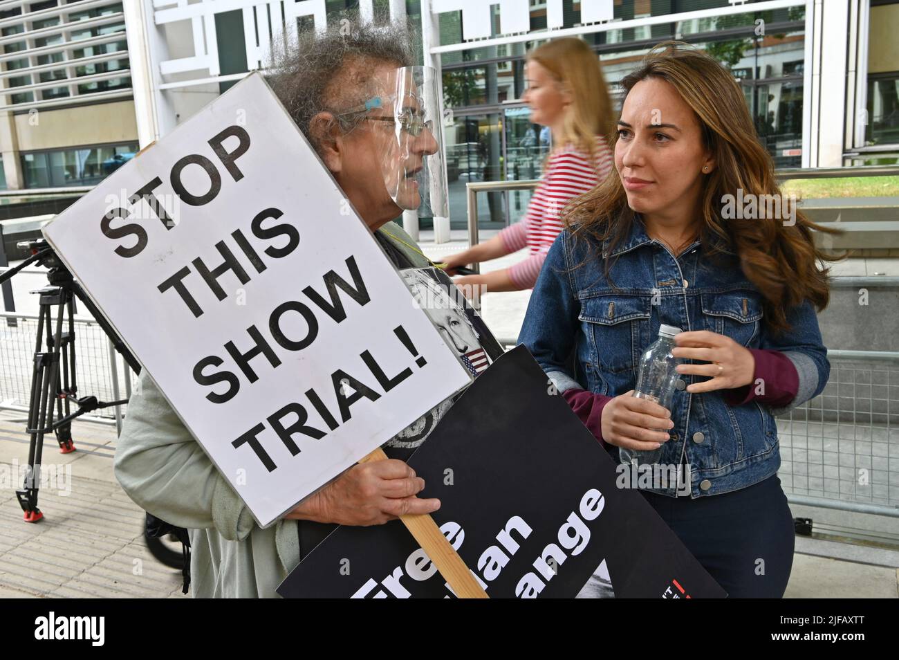 Stella assange hi-res stock photography and images - Alamy