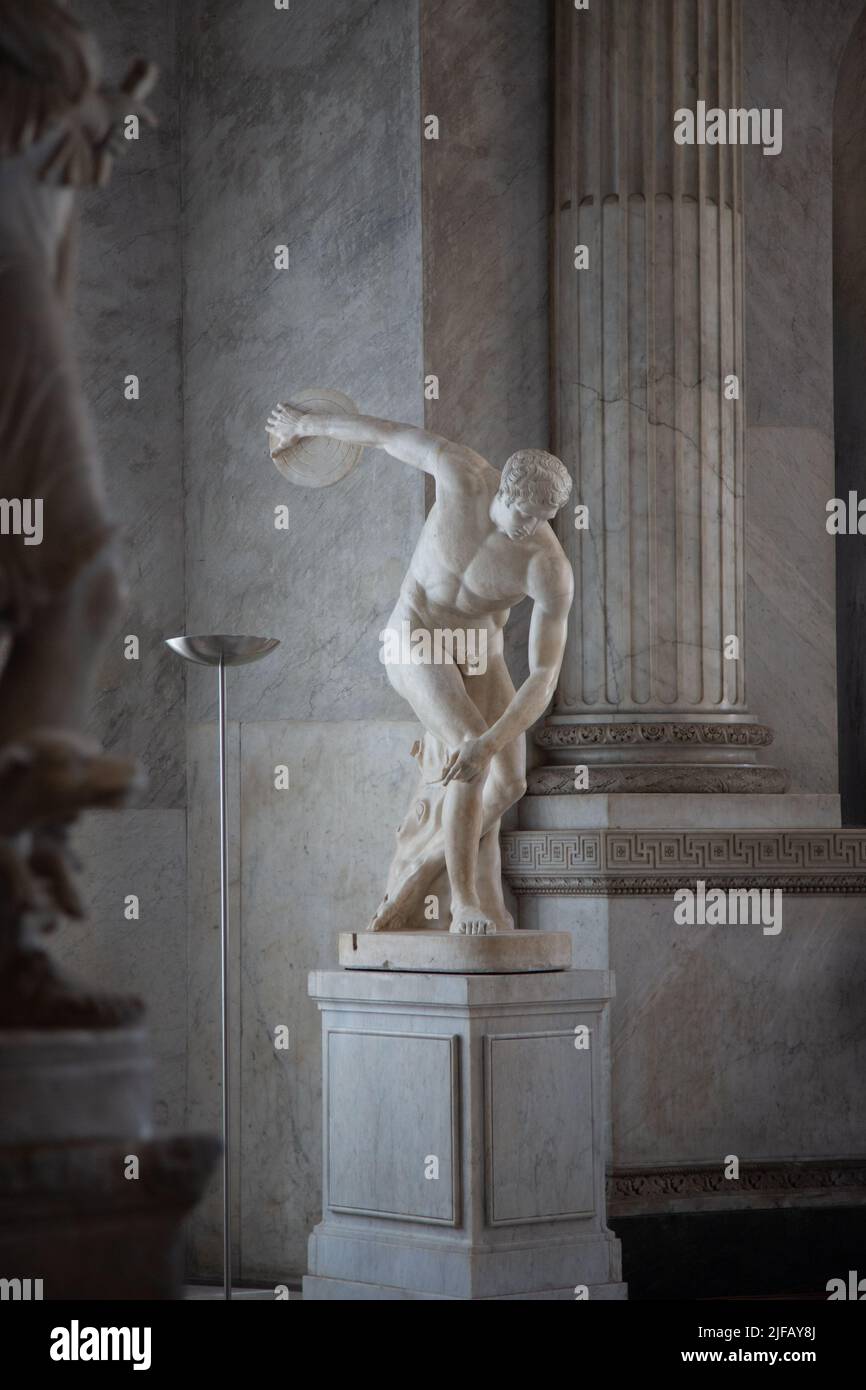 Olympic statue hi-res stock photography and images - Alamy