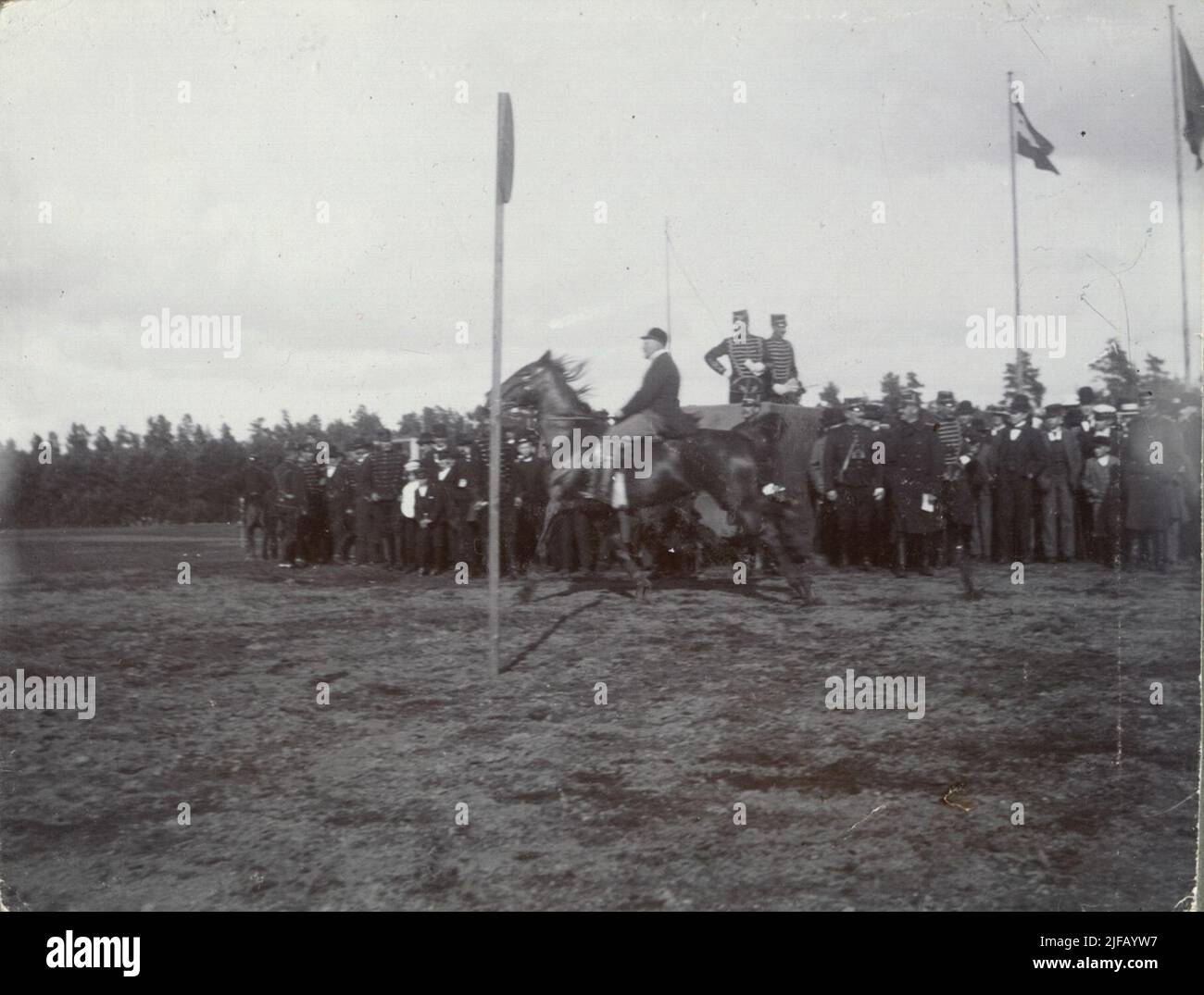 Ränneslätt K 4 Cav. Aspirant School 1900. Spectator at riding competition Stock Photo - Alamy