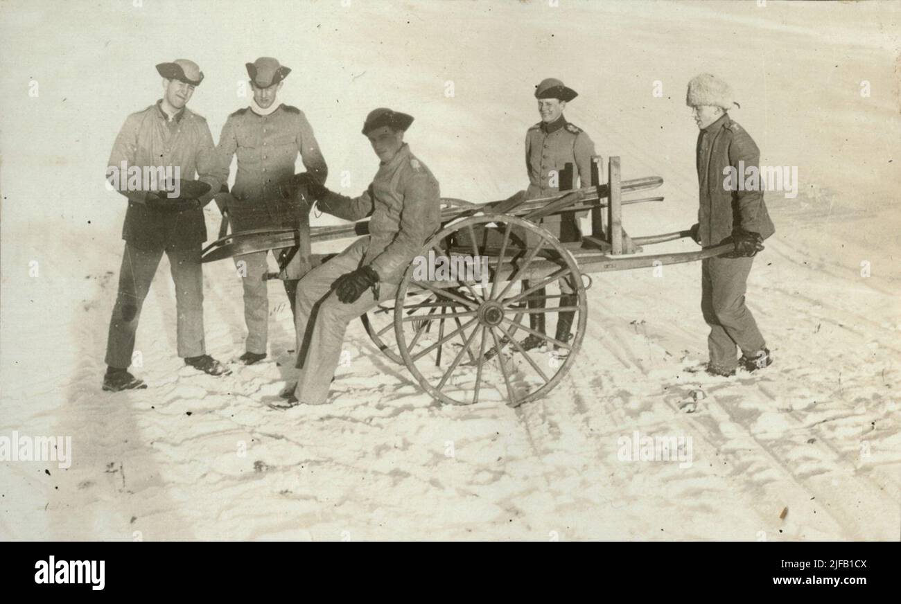 Soldiers at a cart Stock Photo - Alamy