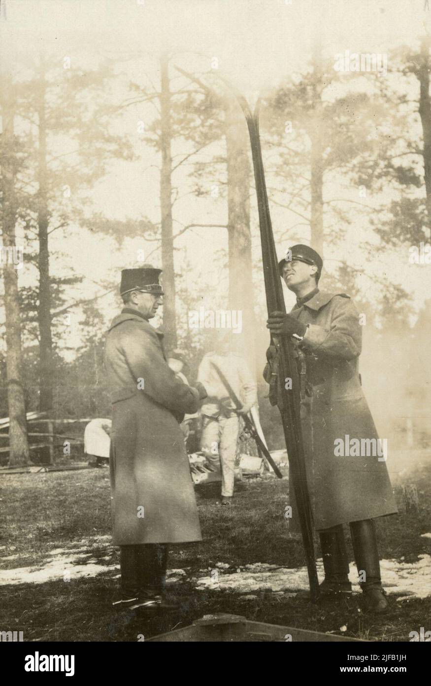 Soldiers on exercise fields Stock Photo - Alamy