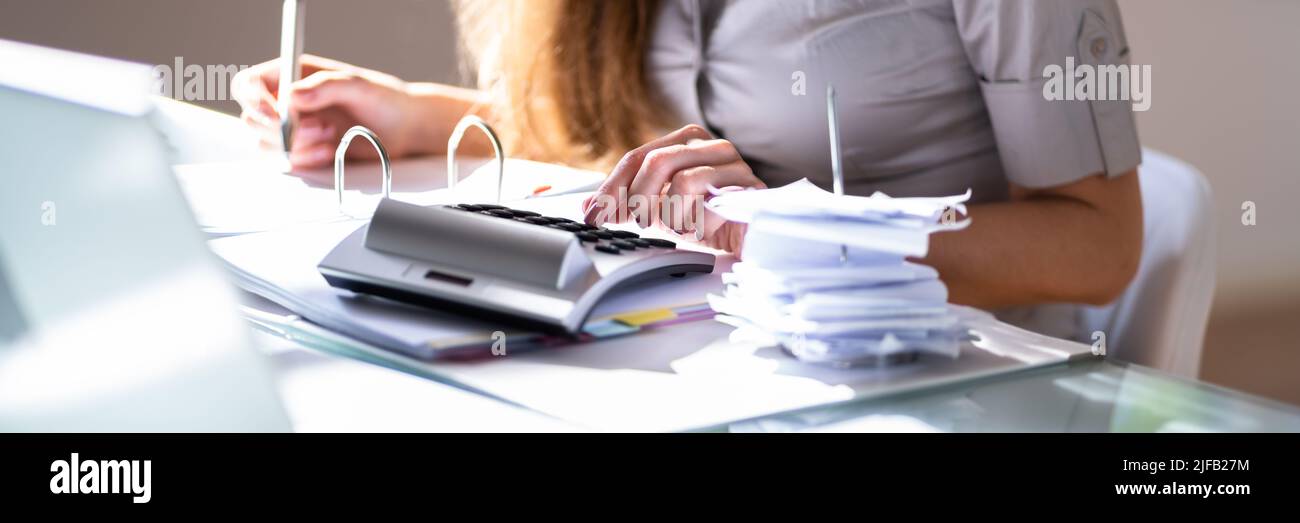 Professional accountant hi-res stock photography and images - Alamy
