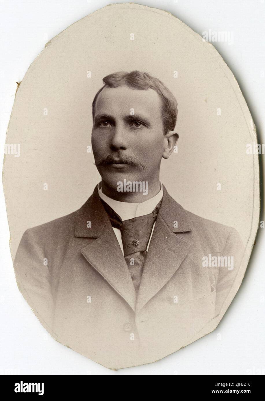 Portrait of R. Berg at Stockholm's fabric, ammunition and rifle storage ...