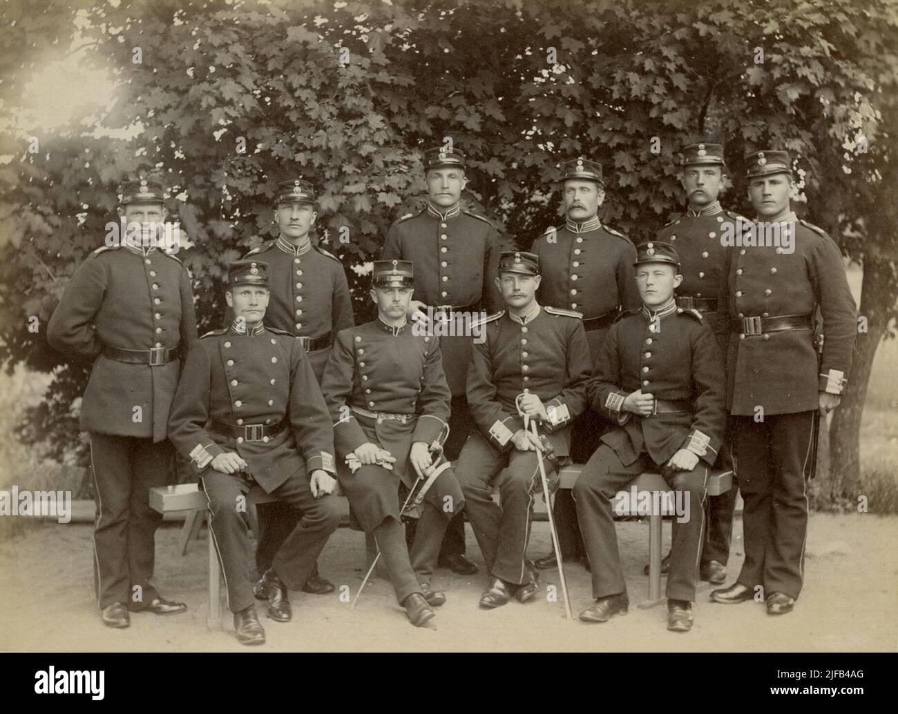 Group portrait of soldiers at the Life Regiment's grenadiers in 3 at ...
