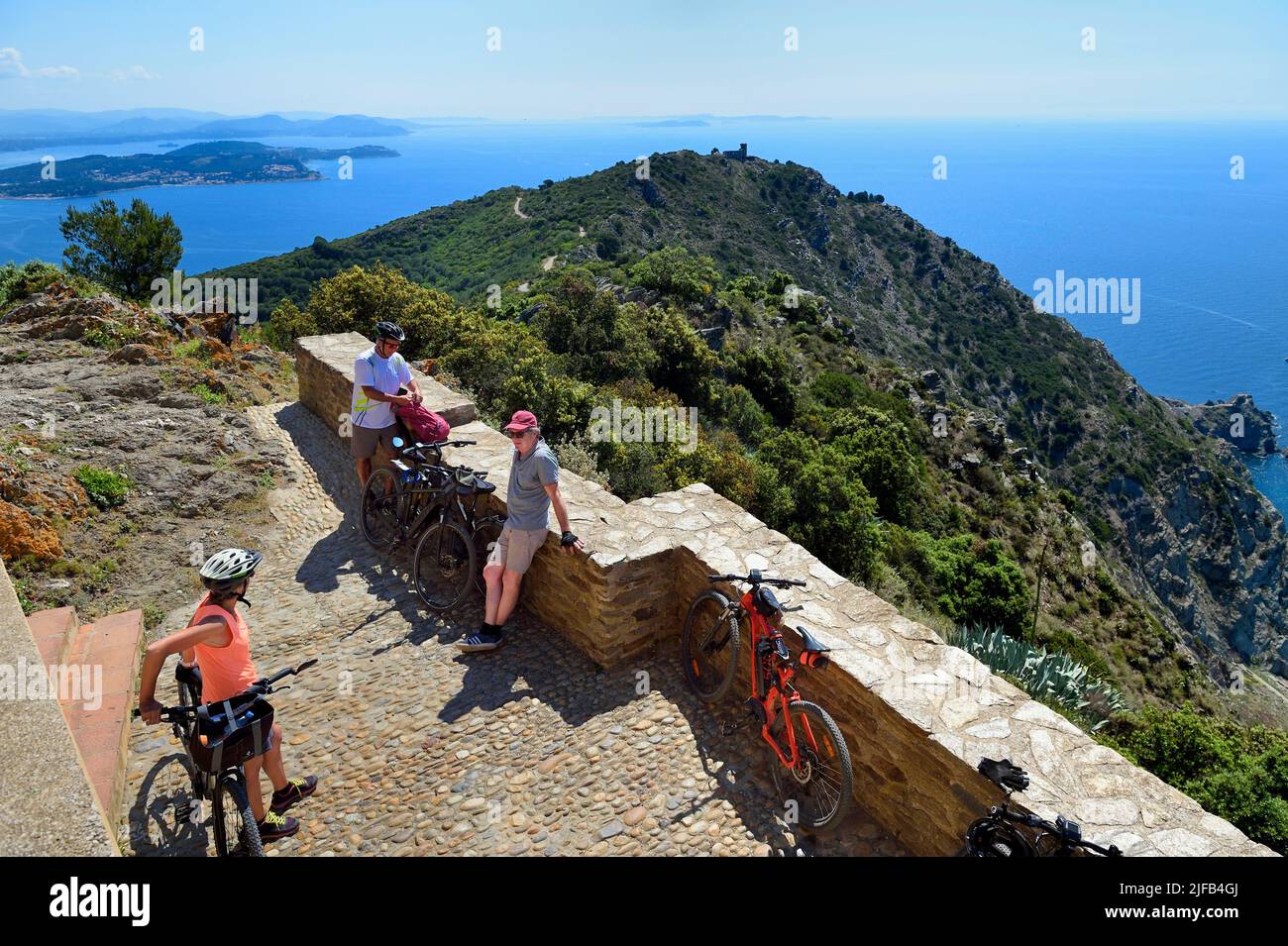 France, Var, La Seyne sur Mer, hike in the Cap Sicie massif, cyclists ...