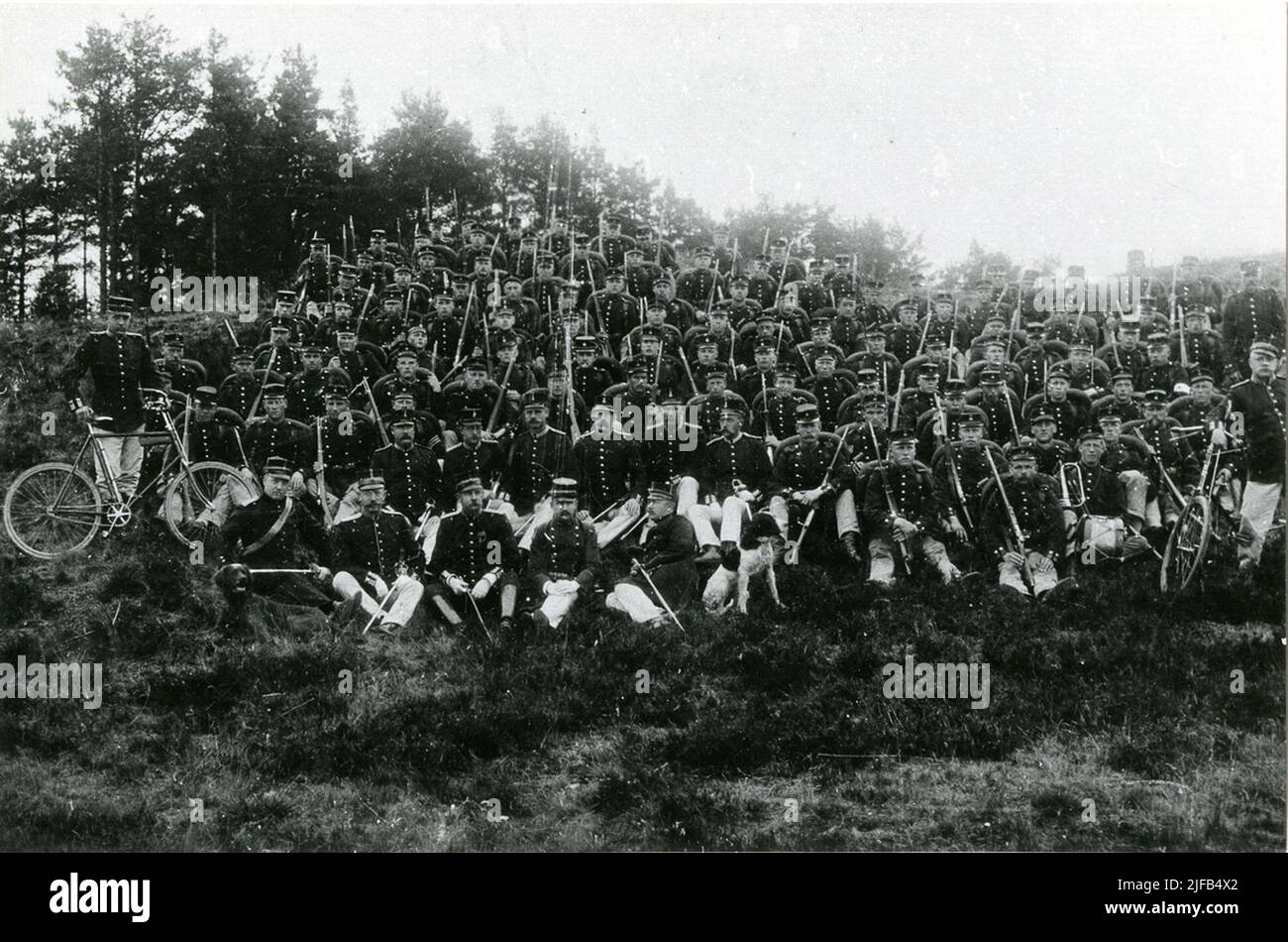 Group portrait of officers and soldiers at Södermanland's regiment for ...