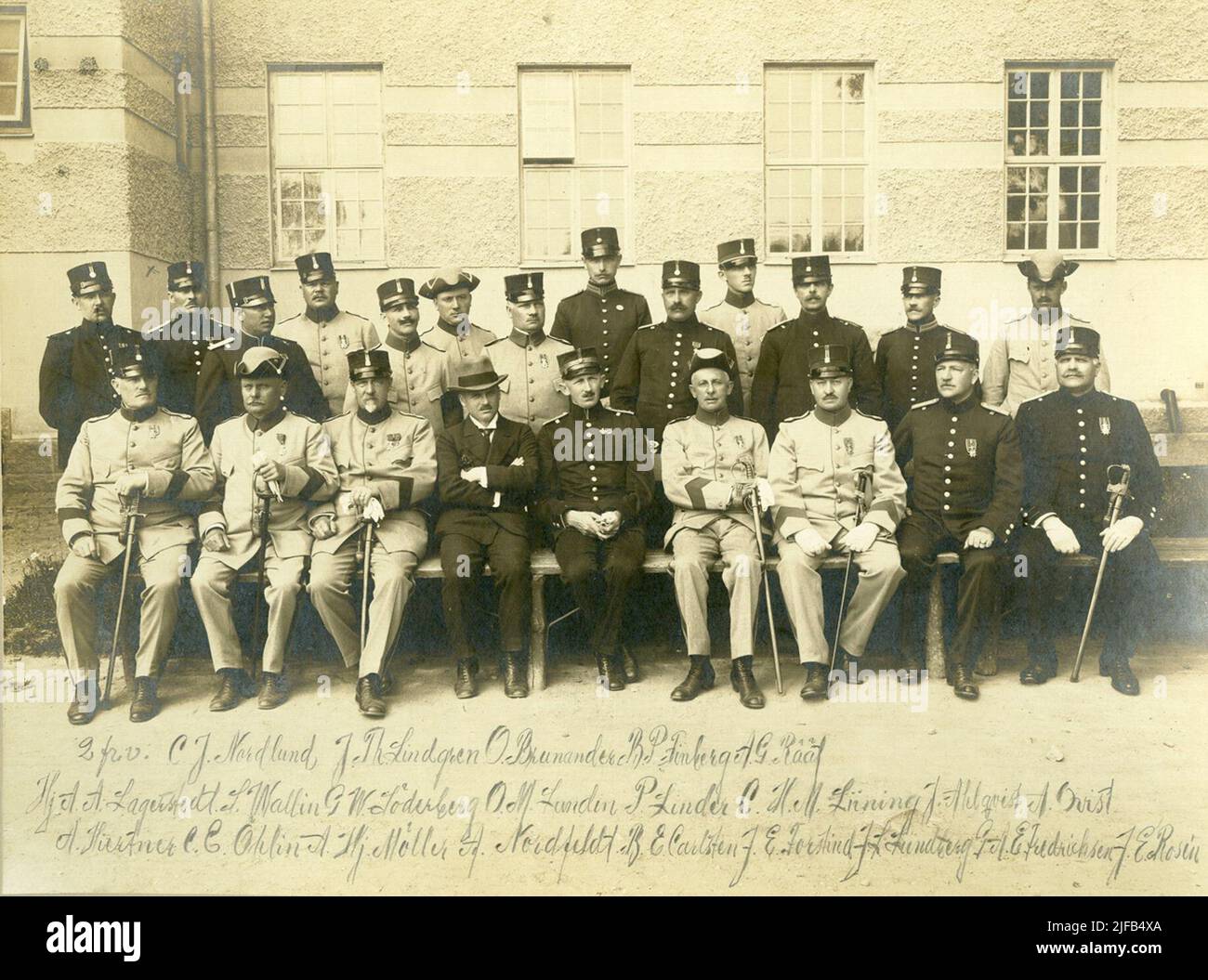 Group portrait of sub -officers at the Västgöta regiment in 6 ...