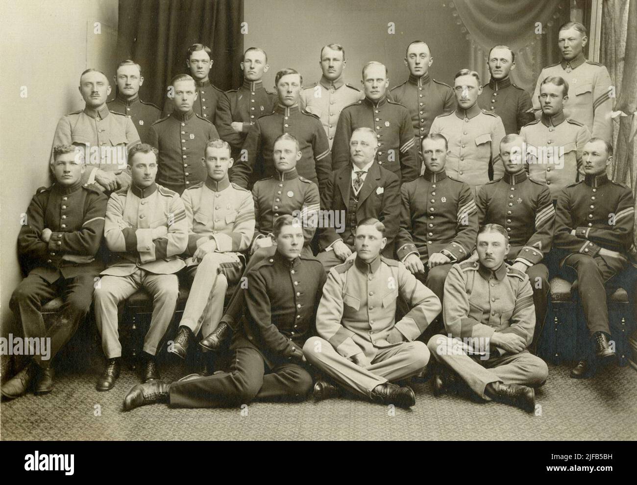 Group portrait of soldiers Stock Photo - Alamy