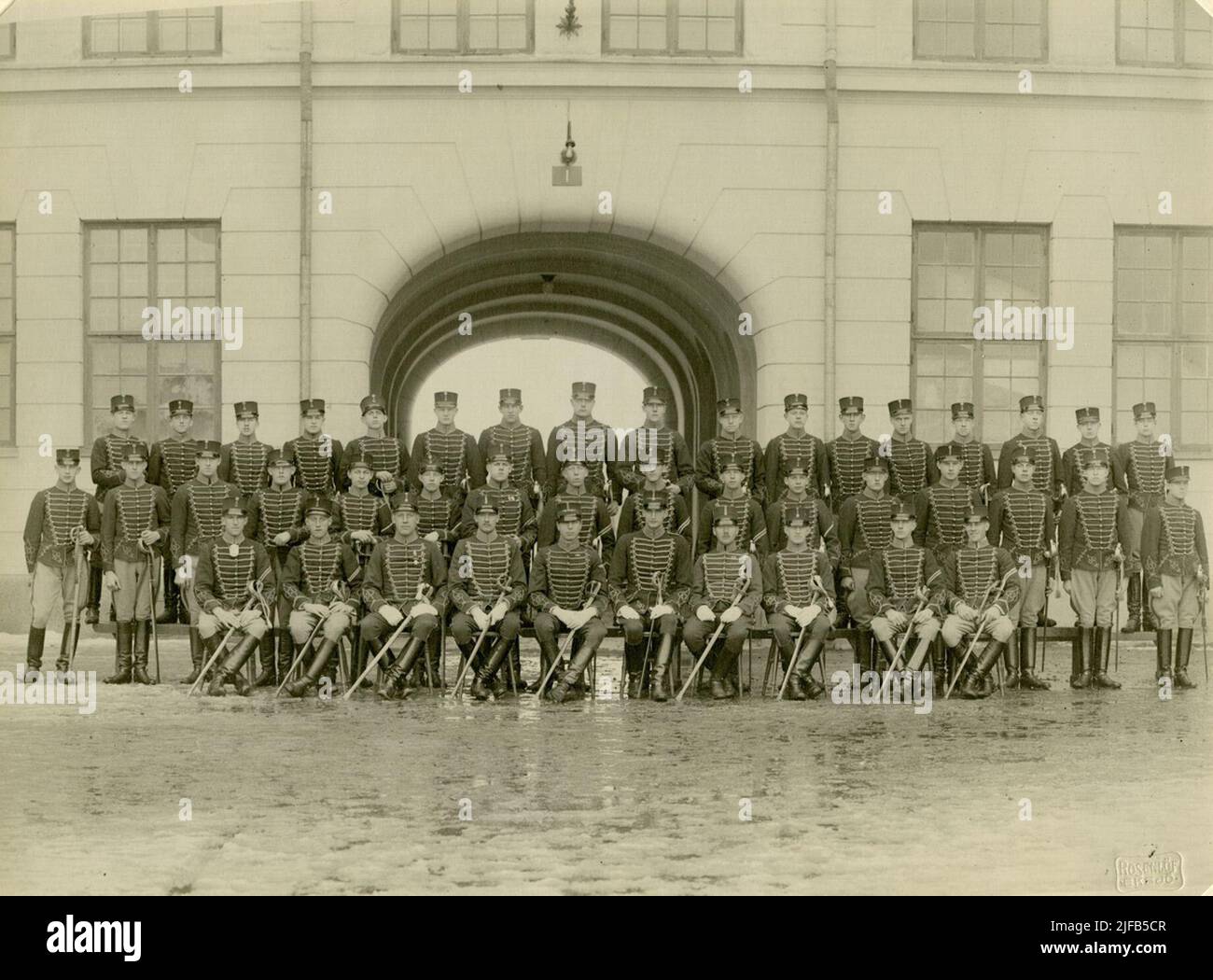 Group portrait of officers and crews at Småland's house regiment K 4 in ...