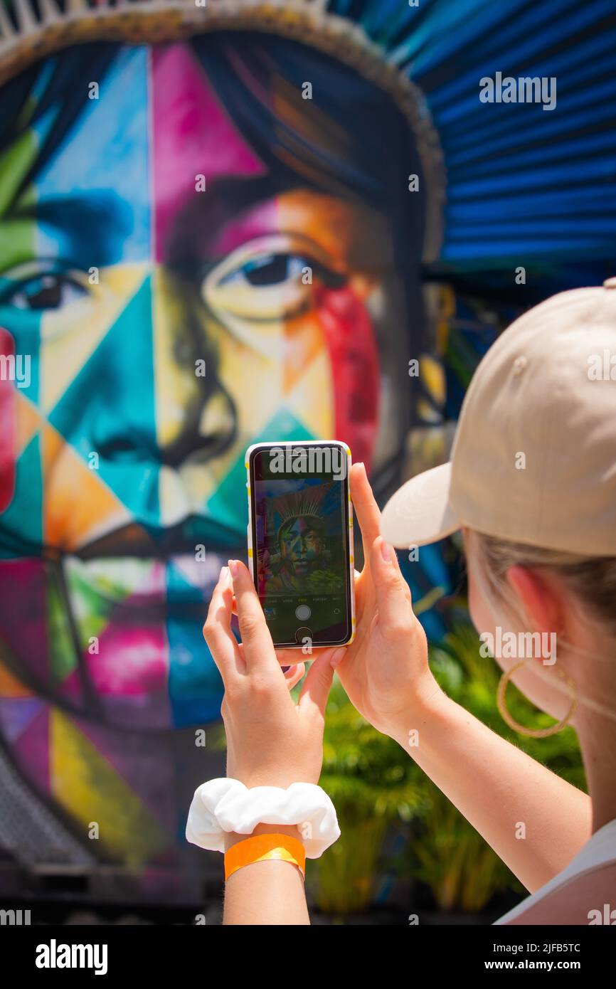 Photographing art hi-res stock photography and images - Alamy