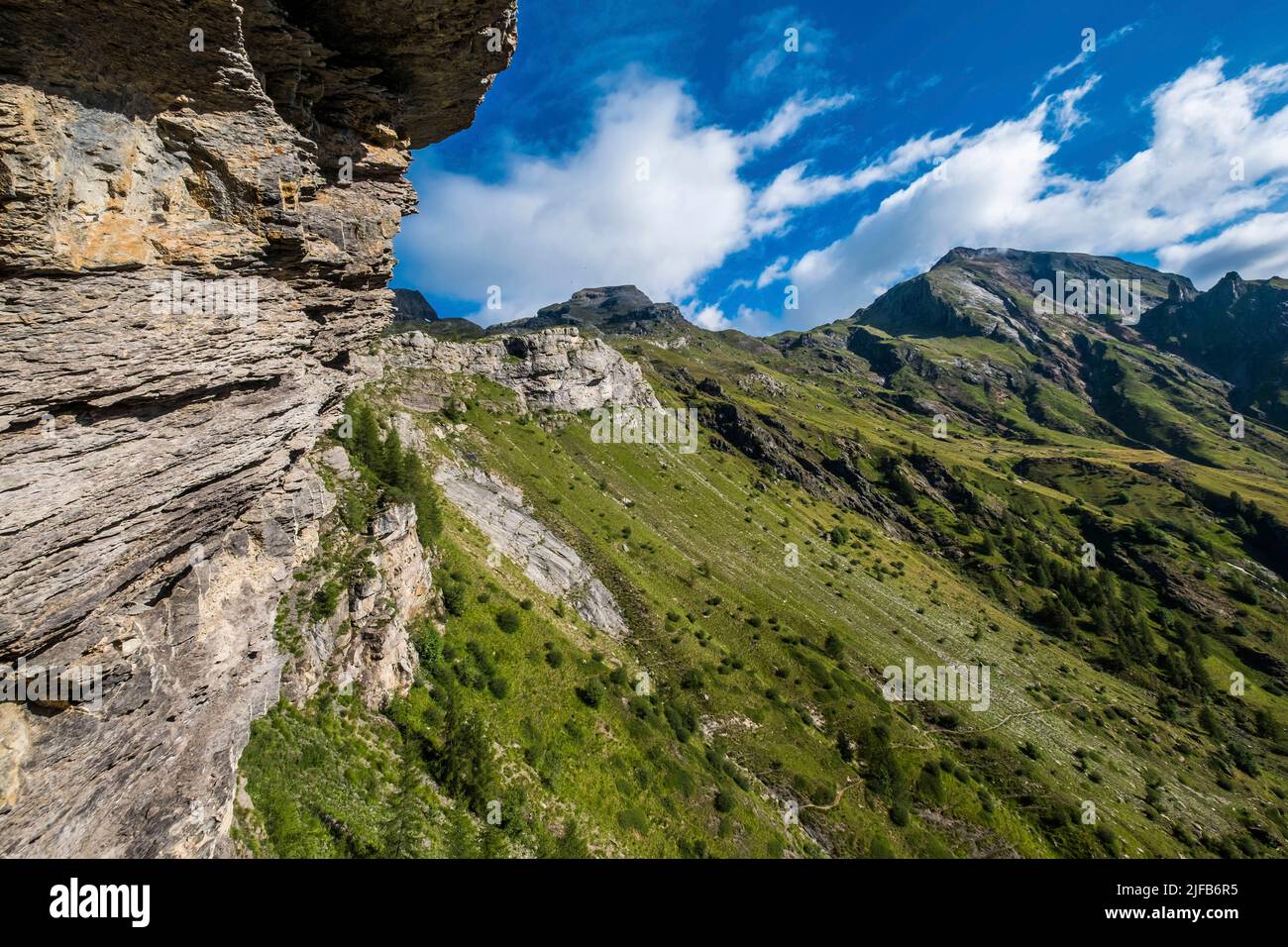 France, Hautes-Alpes, Champsaur, valley of Champoléon, village of the ...