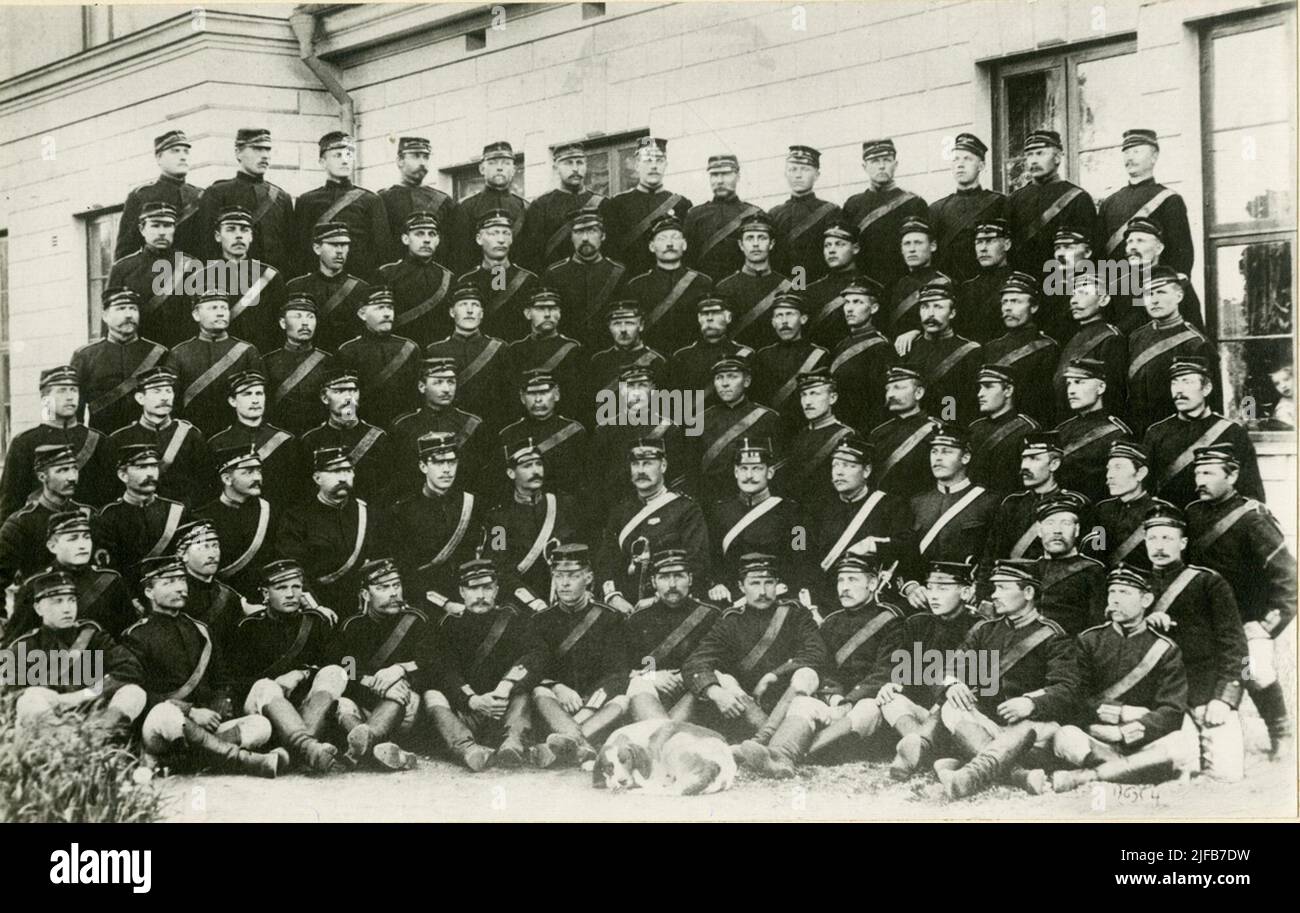 Group portrait of soldiers at the Life Regiment's dragons K 2. Roslags ...