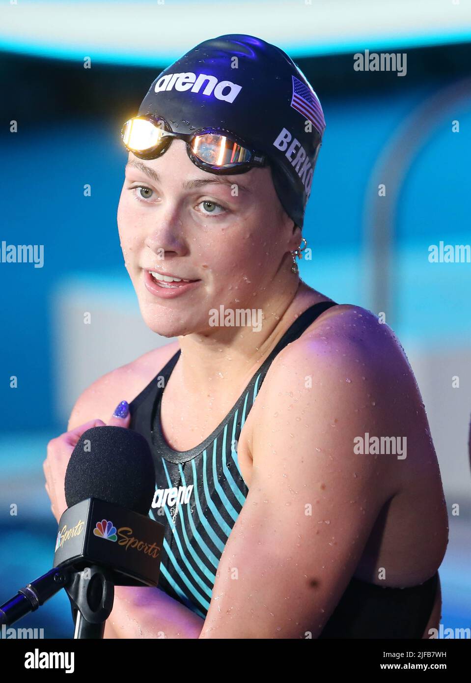 Katharine Berkoff of USA 1/2 Finale 50. M Backstroke Women during the ...