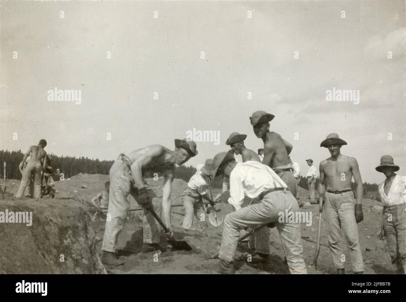 Dig trenches hi-res stock photography and images - Alamy